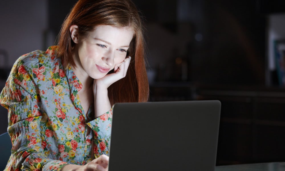 10 Signs You Are Addicted To The Internet - WORLD OF BUZZ