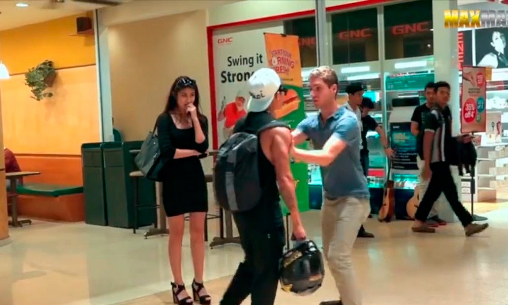 A Fight in Malaysian Shopping Mall Took an Unexpected Turn - WORLD OF BUZZ