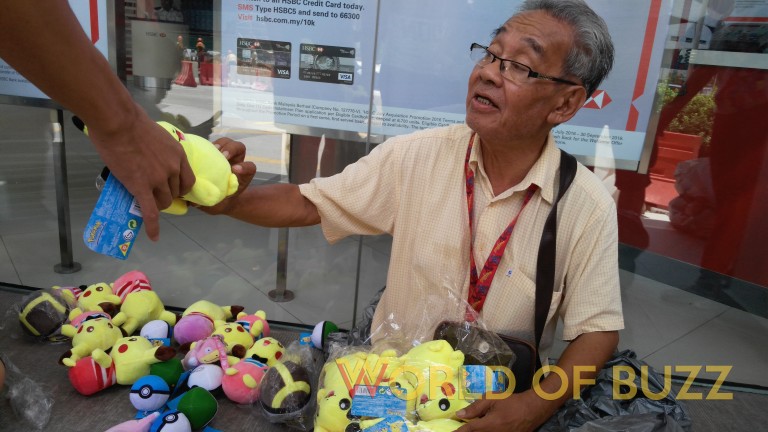 'Soft Toy Uncle' in Damansara Uptown Goes Viral, Overwhelmed by People ...