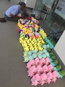 'Soft Toy Uncle' in Damansara Uptown Goes Viral, Overwhelmed by People ...