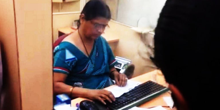 True Story Behind "Fastest Cashier In The World" Will Make You Think ...