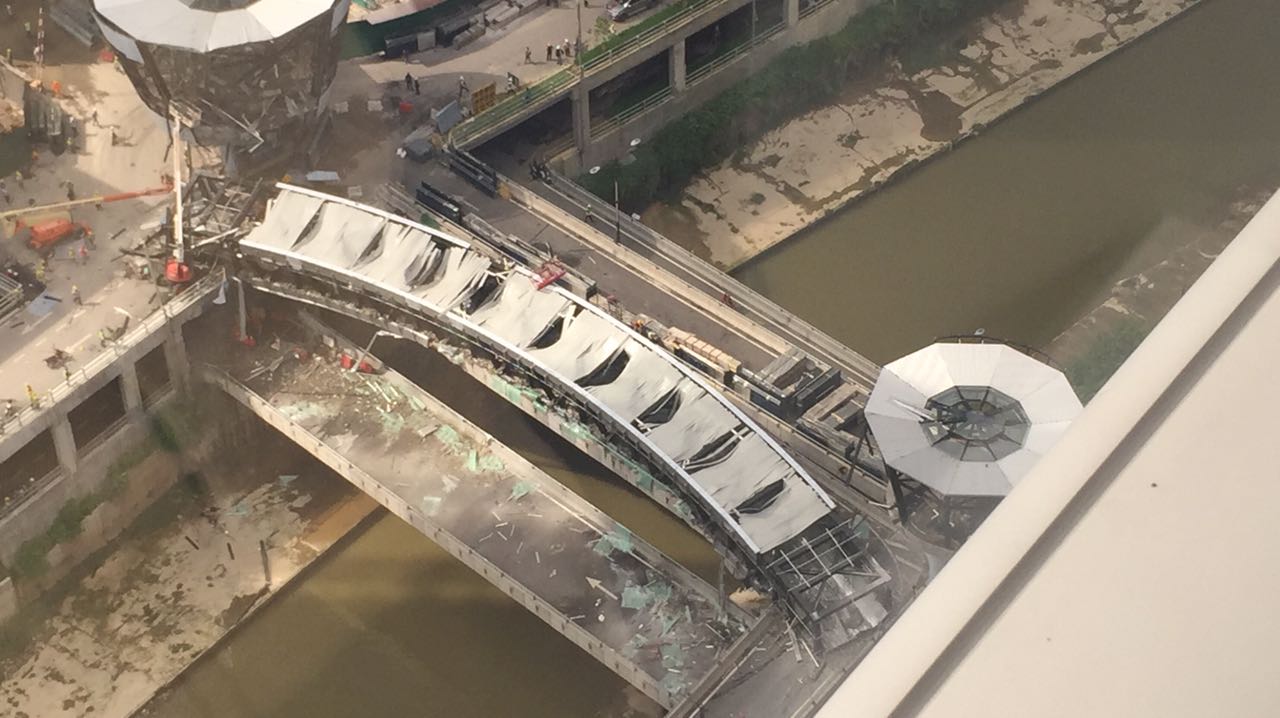 Bridge Near Mid Valley Megamall Collapsed, Several People Injured ...