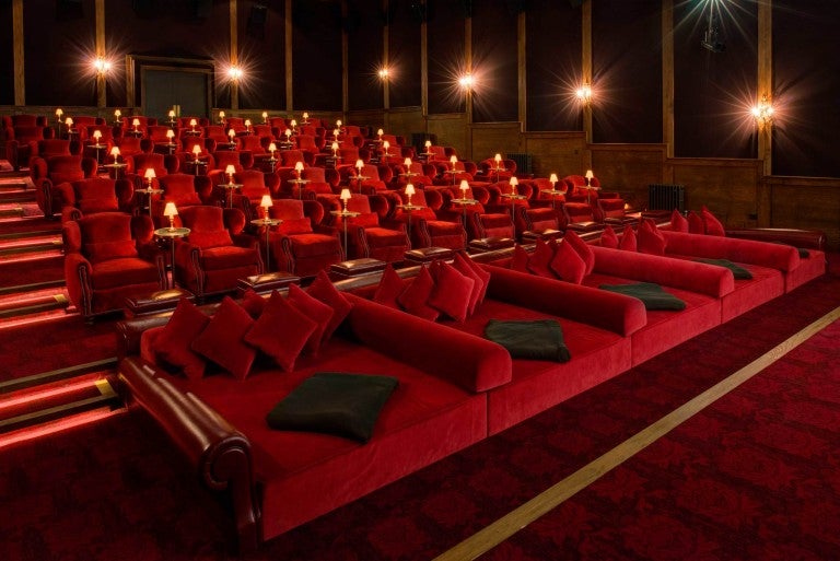 7 Most Comfortable Cinemas in the World That You Won't Believe Exist ...