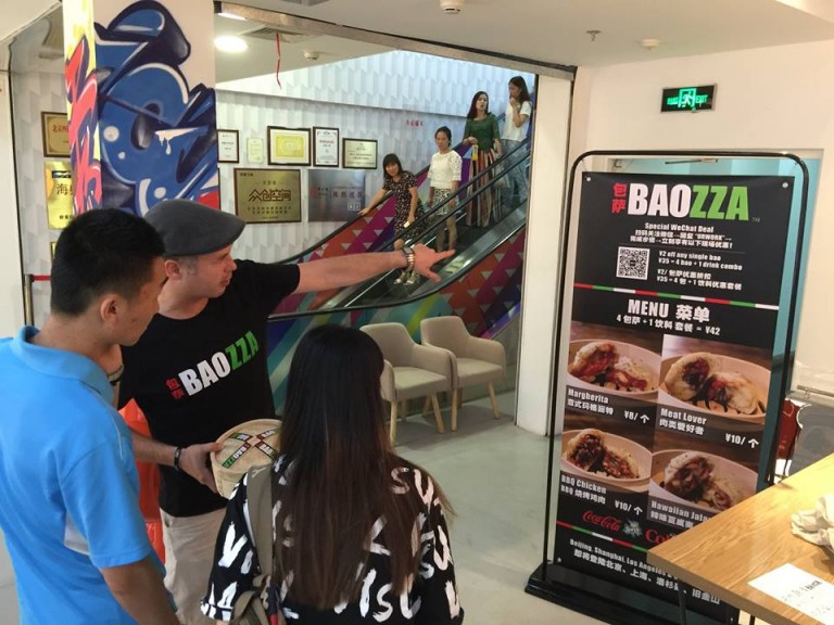 This Man Invents Perfect Fusion of Chinese 'Bao' and Pizza, Instantly ...