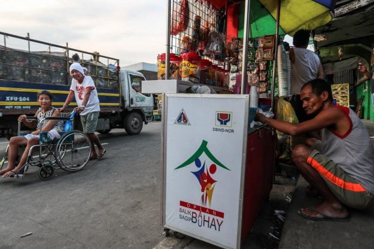 Poor Filipino Dad Displaying Selfless Love By Skipping Meal For His ...