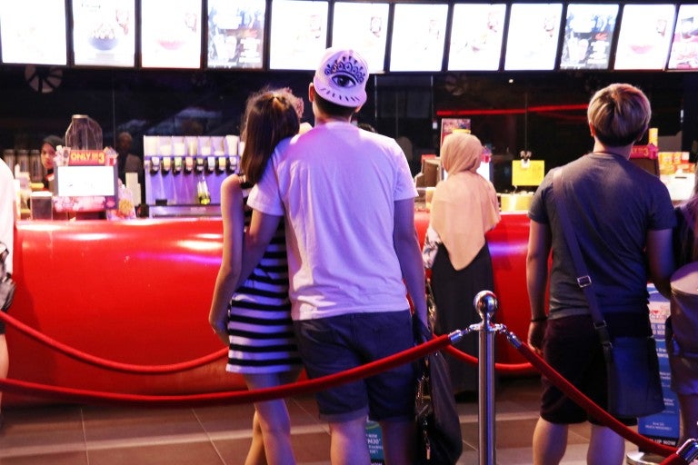 9 Very Malaysian Movie Goers You'll See in the Cinemas - WORLD OF BUZZ