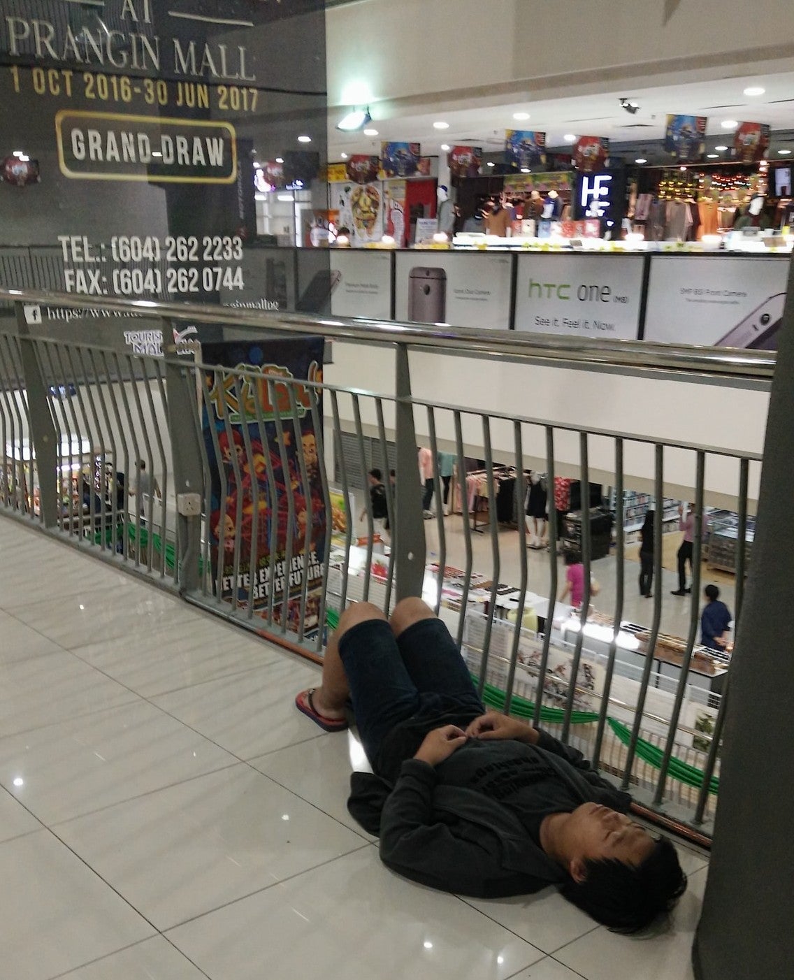 Malaysian Guy Pretends to Faint at Random Places Just to Get Free Food ...