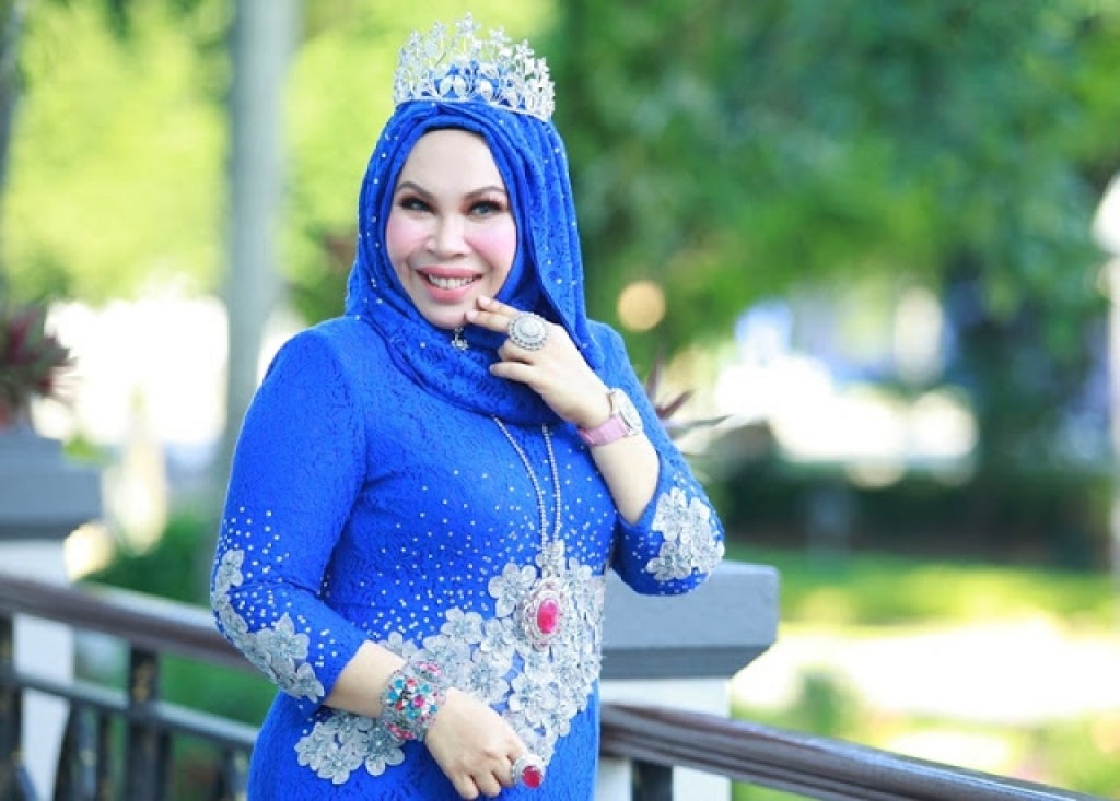 Datuk Seri Vida Reportedly Dating Man who Meets All Her "Husband ...