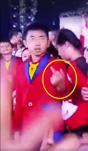 Video of Kid Flashing Middle Finger at Singapore's National Day Parade ...