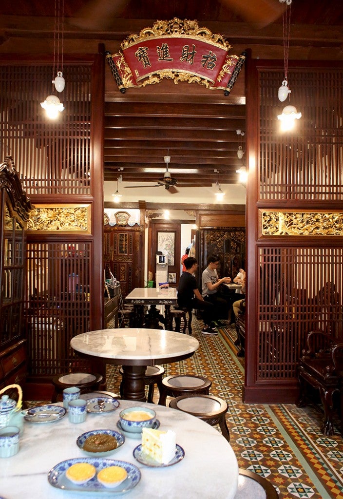 If You're Tired of Eating Bird's Nest the Traditional Way, Visit This ...