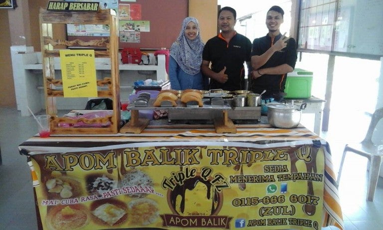 This Stall in Penang Sells CHEESE Apom Balik and 46 Other Unique ...