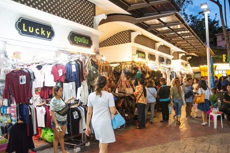 8 Awesome Night Markets in Bangkok You Must Visit For a Complete ...