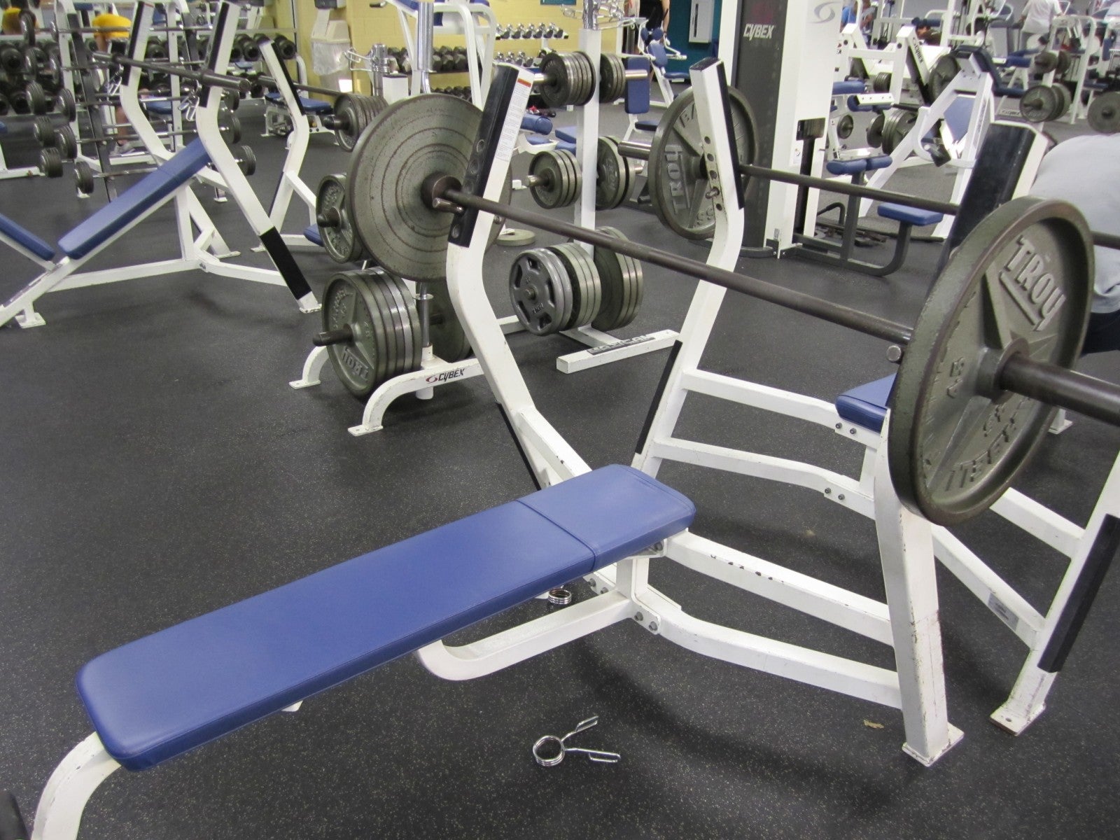 Young Man Stops Breathing Then Slips into Coma After 70kg Barbell Falls ...