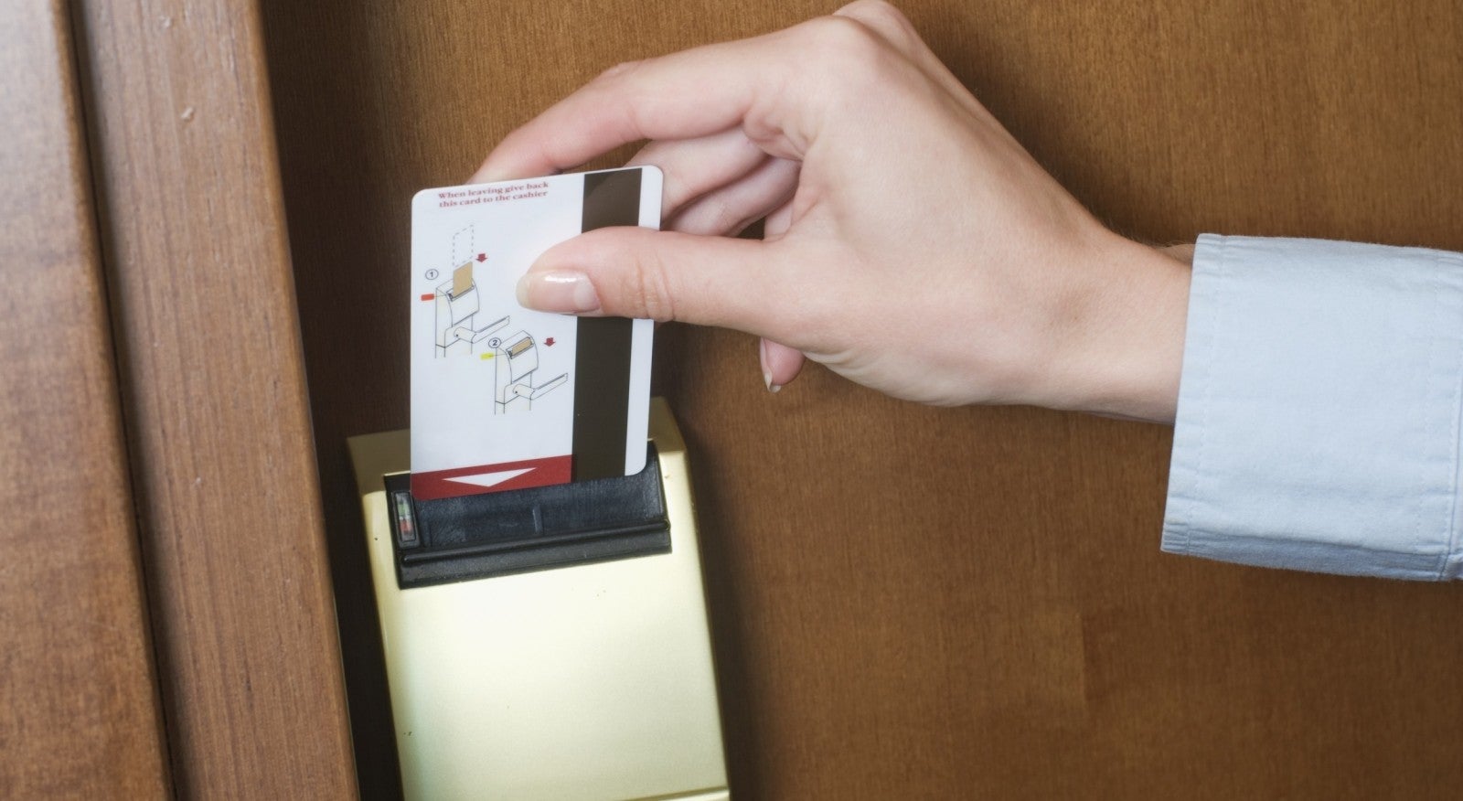 Shocking Study Shows How Hackers Can Use Hotel Key Cards to Break into ...