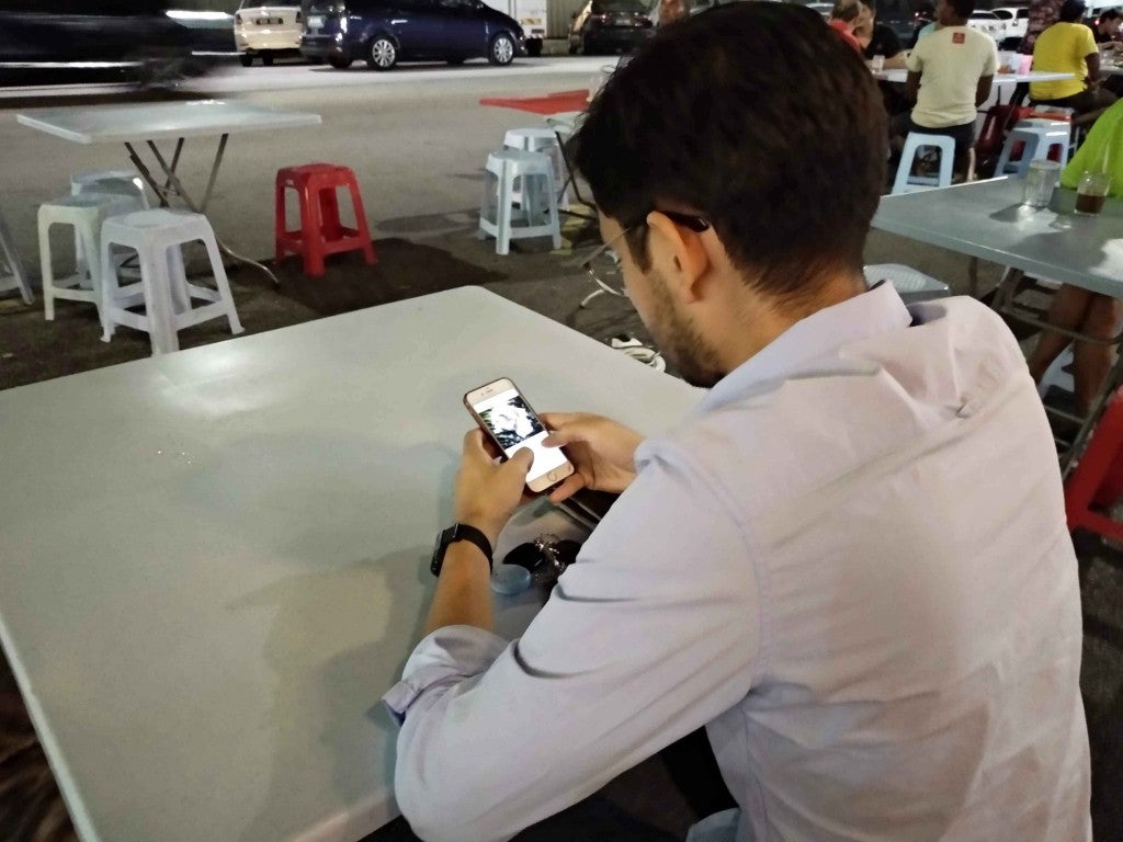 8 Types of Malaysians You'll Confirm See During Football Season - WORLD ...