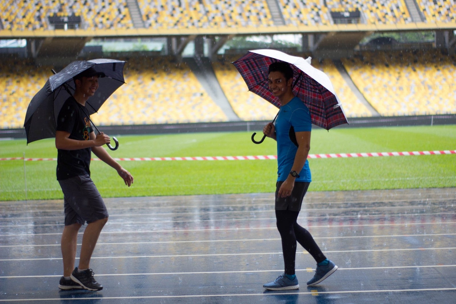 M'sian Breaks Record for Longest Non-Stop Backwards Running & Raised ...