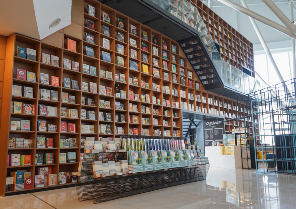The First BookXcess Outlet Opens in Penang with The Longest Bookshelf ...