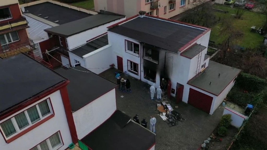 5 Teens Tragically Die in Fire While Trapped in Escape Room With No ...