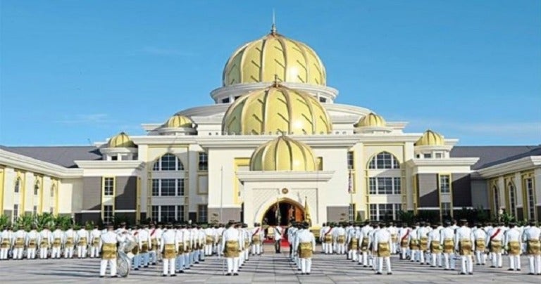 No Public Holiday Announced For New Agong's Swearing-in This 31st ...