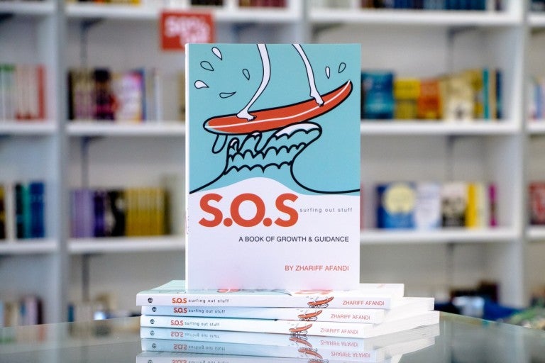 This M'sian Man Born Without Hands Releases First Book About His ...