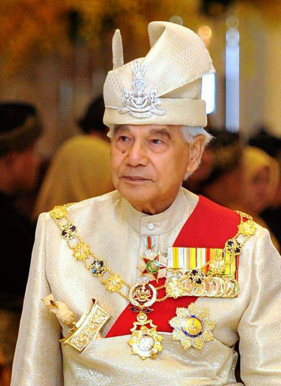 6 Reasons Why Malaysians Love Sultan Nazrin & Why He Was Dubbed the ...