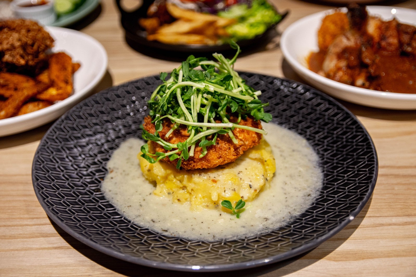 This Restaurant in PJ Serves Thick Juicy 'Har Jiong' Chicken Chop & It ...