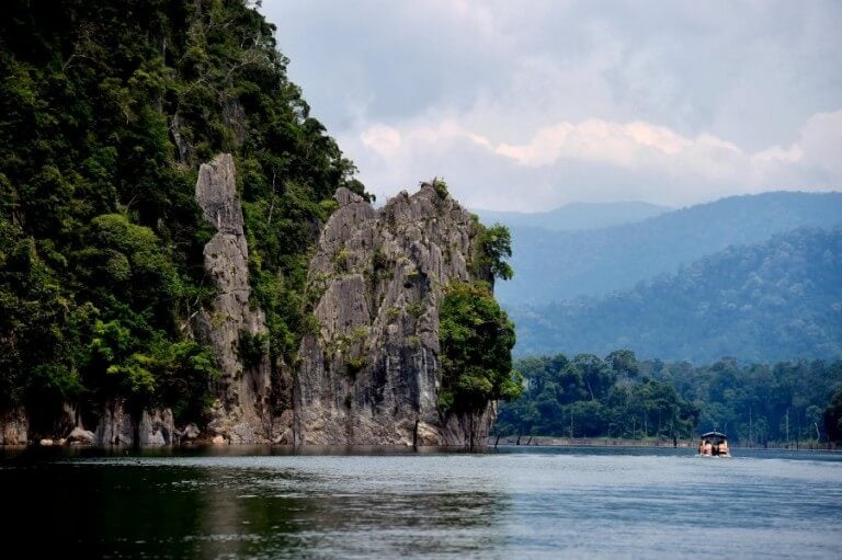 5 Exciting Things You Can Do At Tasik Kenyir, The Largest Man-Made Lake ...