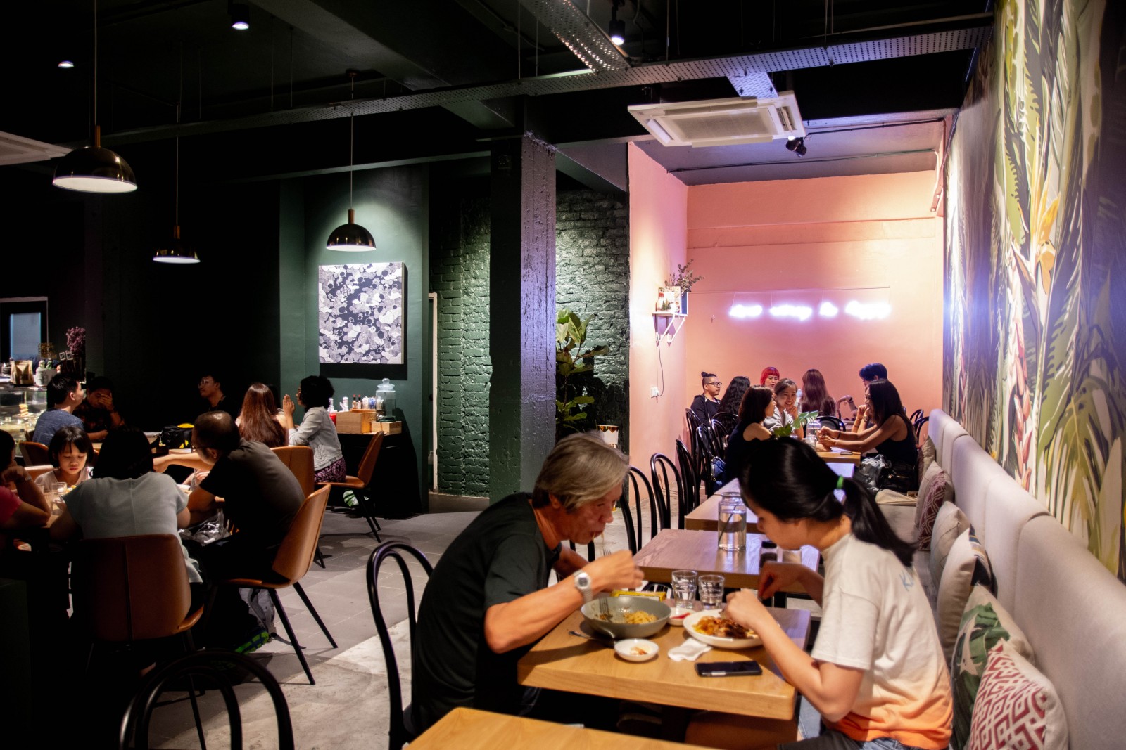 This Restaurant in PJ Serves Thick Juicy 'Har Jiong' Chicken Chop & It ...