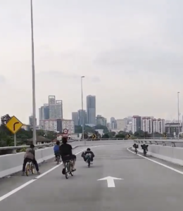 Rempit Kids Caught Riding Their Bicycle Down a Kerinchi Highway ...
