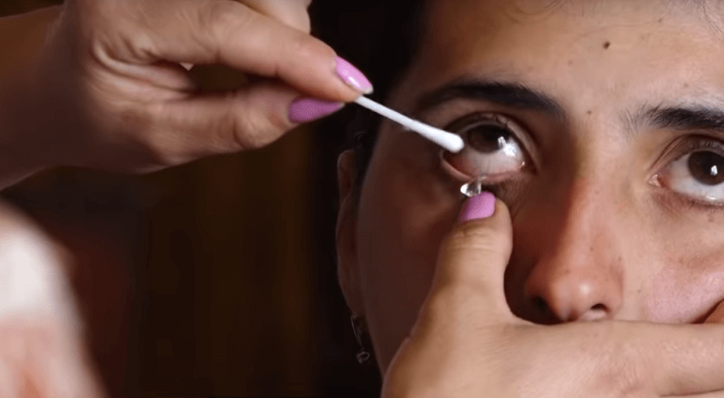 This Woman Actually Cries Sparkling "Crystal" Tears & Experts Have No ...