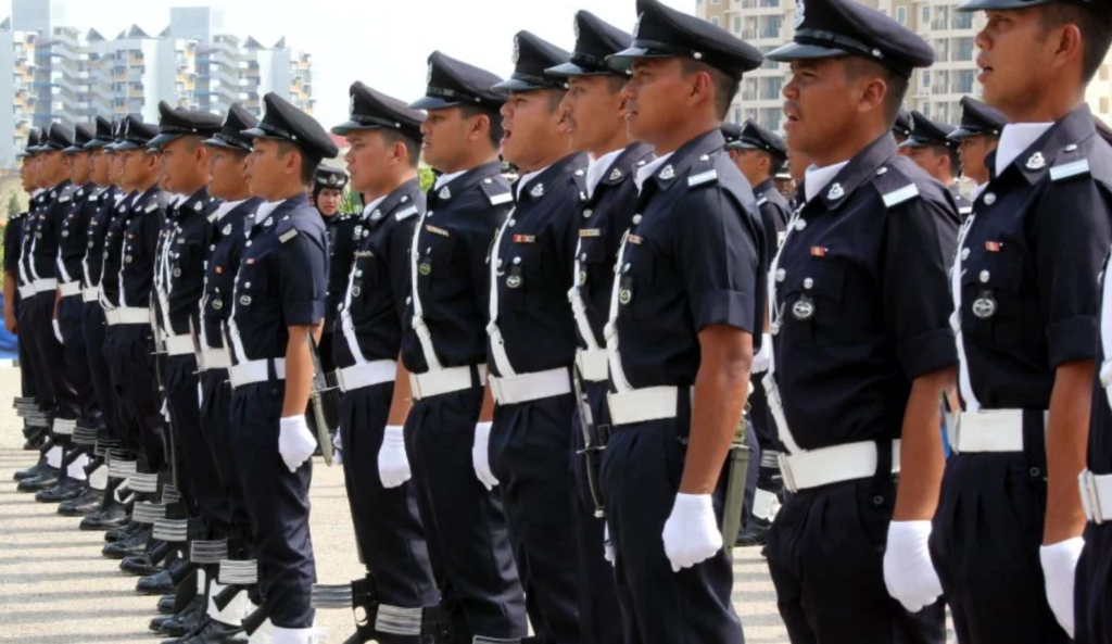 14 Police Officers Ponteng Work to Have a Drug Party at a Public ...