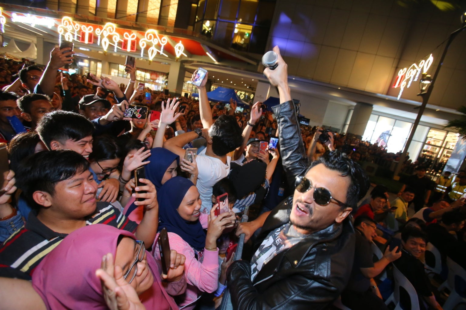 Celebrity Concerts, Over 70 Delicious Street Foods & More! You NEED to ...