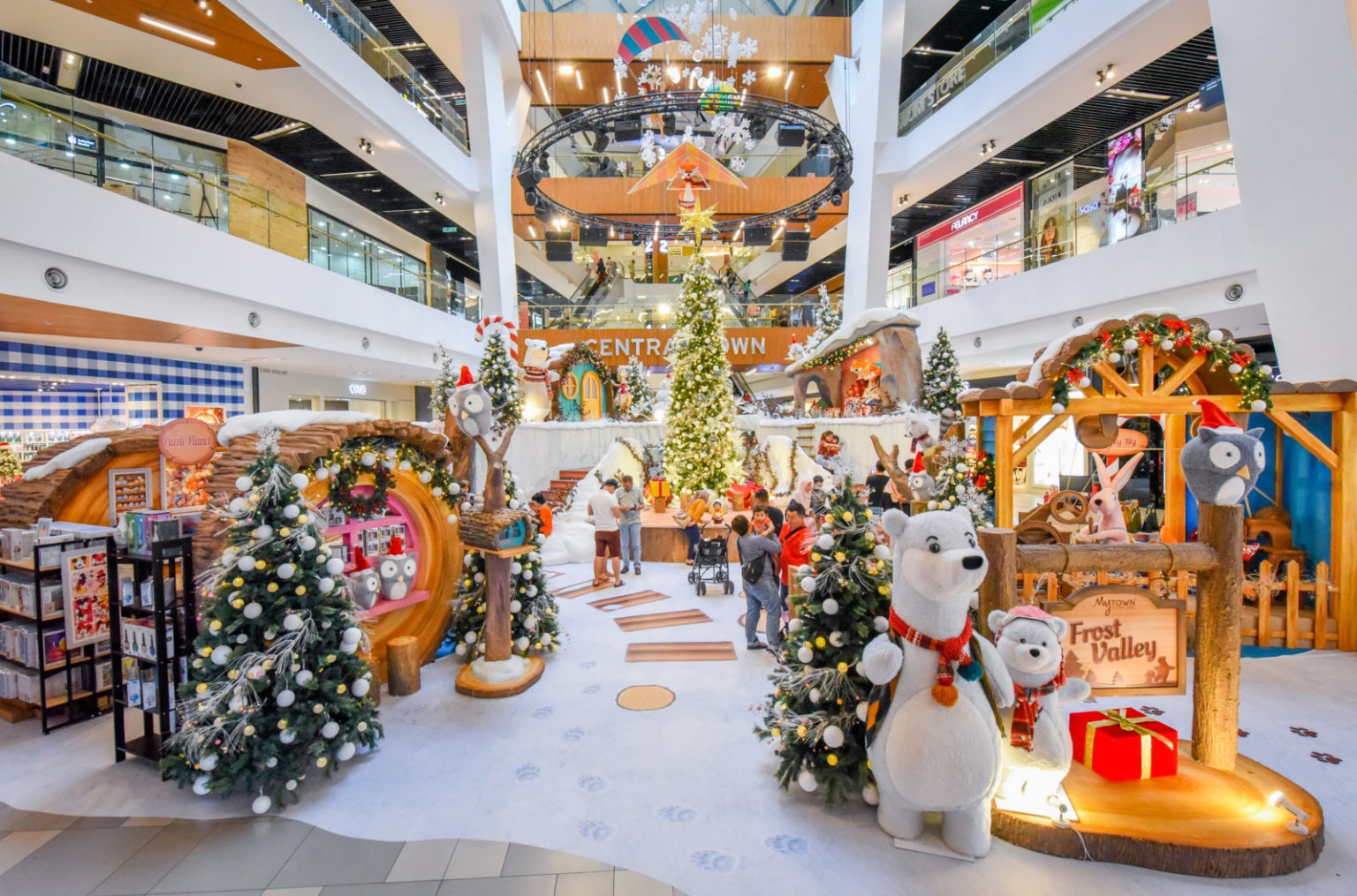 Winter is Coming To This Mall with Snow and The Largest Christmas ...