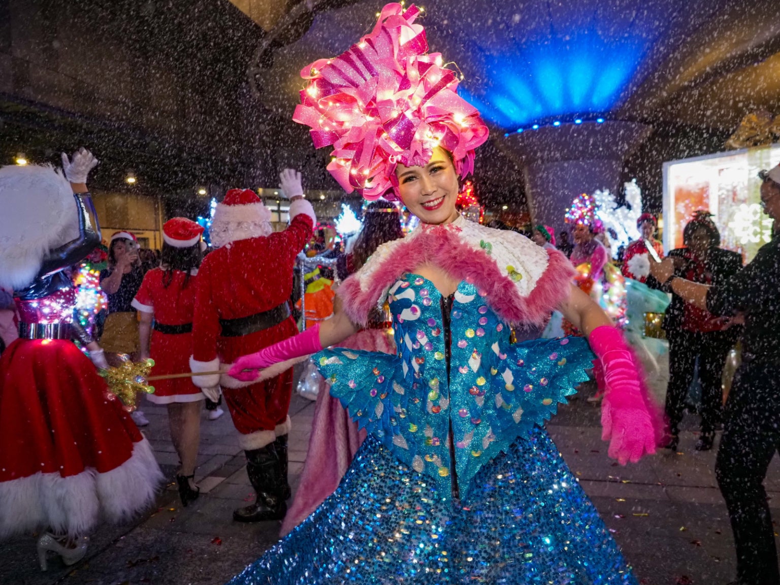 Winter is Coming To This Mall with Snow and The Largest Christmas ...