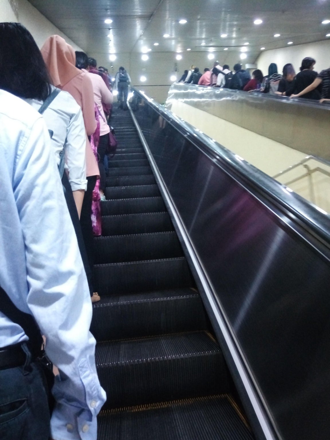 People Urged Not To Walk Or Run On Escalators As It Is Dangerous & Can ...