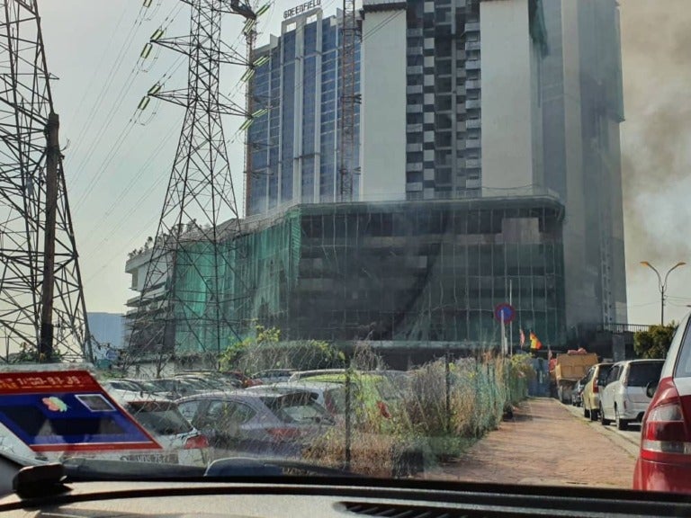 Under Construction Building in Subang Becomes Tower of Smoke Due to ...
