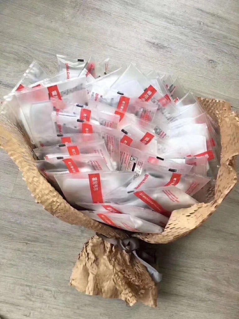 People Are Gifting Face Mask Bouquets To Their Partners This Valentine ...