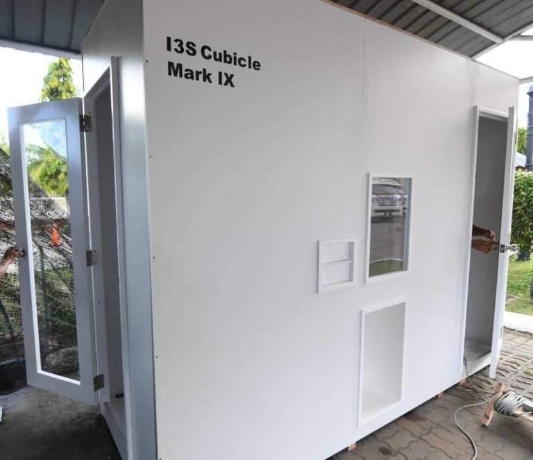 This M'sian Doctor Built A Special Cubicle So Frontliners Can Test ...