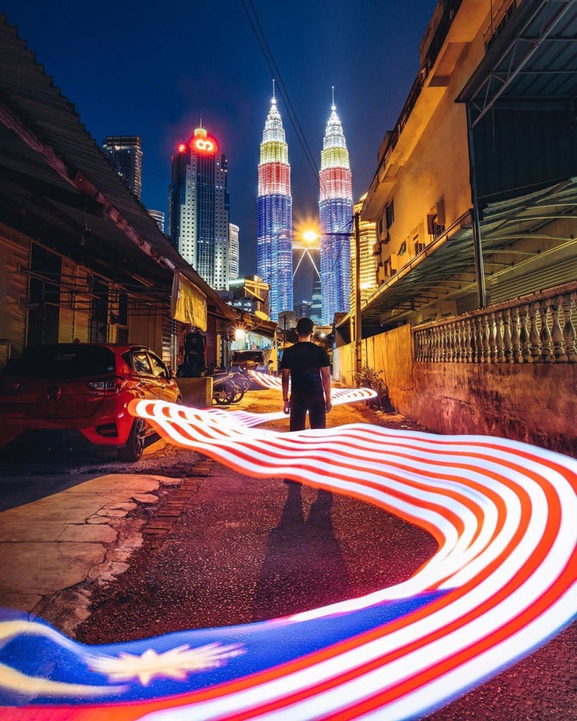 Talented Malaysian Photographer Uses Just 1 LED Light To Show The ...