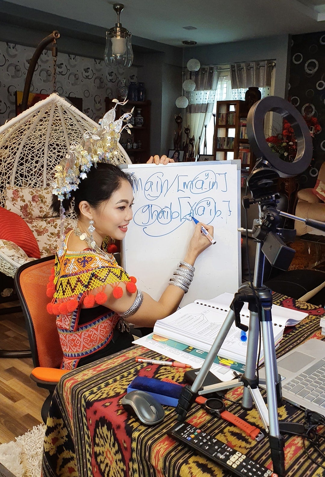 Teacher Responds To Students’ Request To Wear Traditional Iban Costume ...