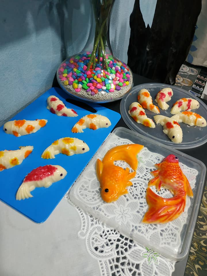 Photos: M'sian Mum Makes Realistic Koi Fishes Out Of Jelly & Gardenia ...