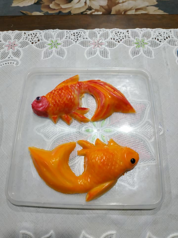 Photos: M'sian Mum Makes Realistic Koi Fishes Out Of Jelly & Gardenia ...