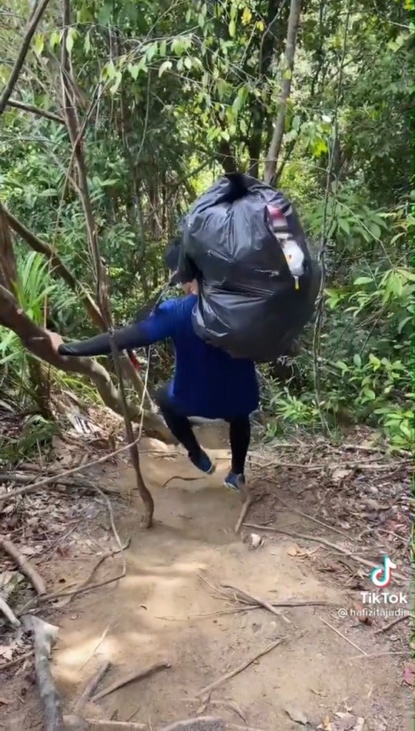 27yo Malaysian Goes For Hiking At Terengganu Waterfall, Ends Up ...