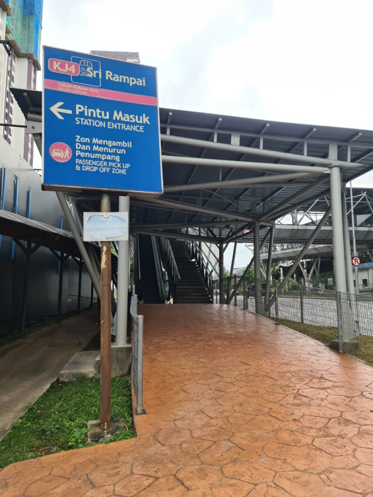 M'sian Shares How This LRT Escalator In KL Is STILL NOT Fixed After 5 ...