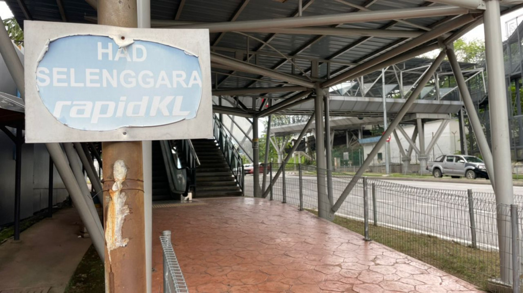 M'sian Shares How This LRT Escalator In KL Is STILL NOT Fixed After 5 ...