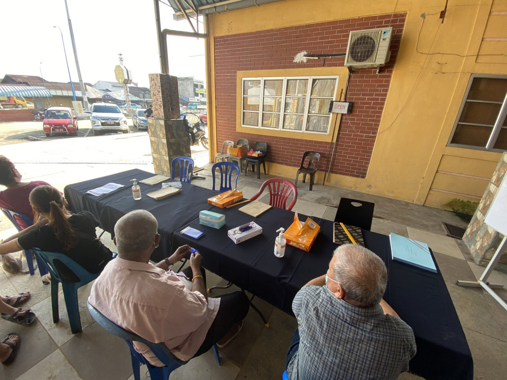 PDRM Investigating Image of Officers Having Breakfast Instead of Being ...