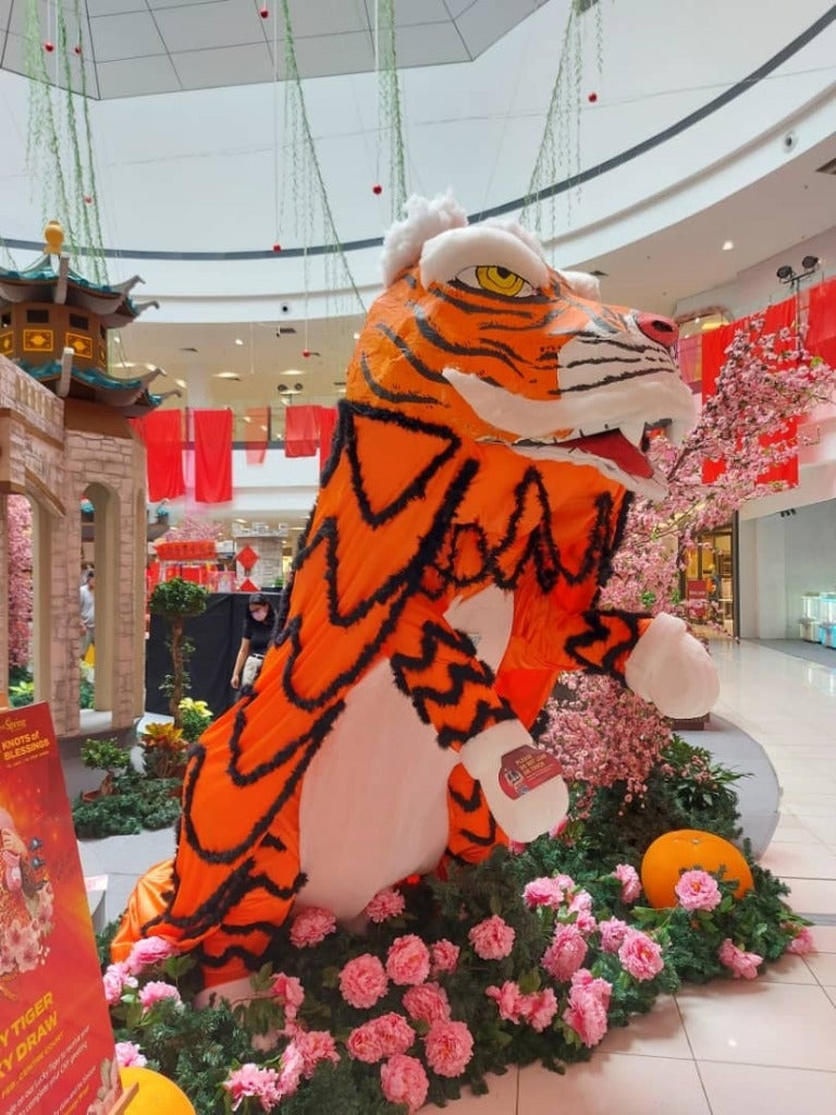 “More Comical Than Fierce”, Bintulu Mall Goes Viral For Its Weird ...