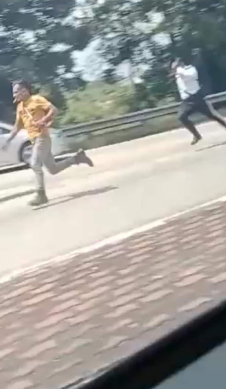 WATCH: Man Runs From PDRM Roadblock, Causes The Funniest Foot Chase We ...