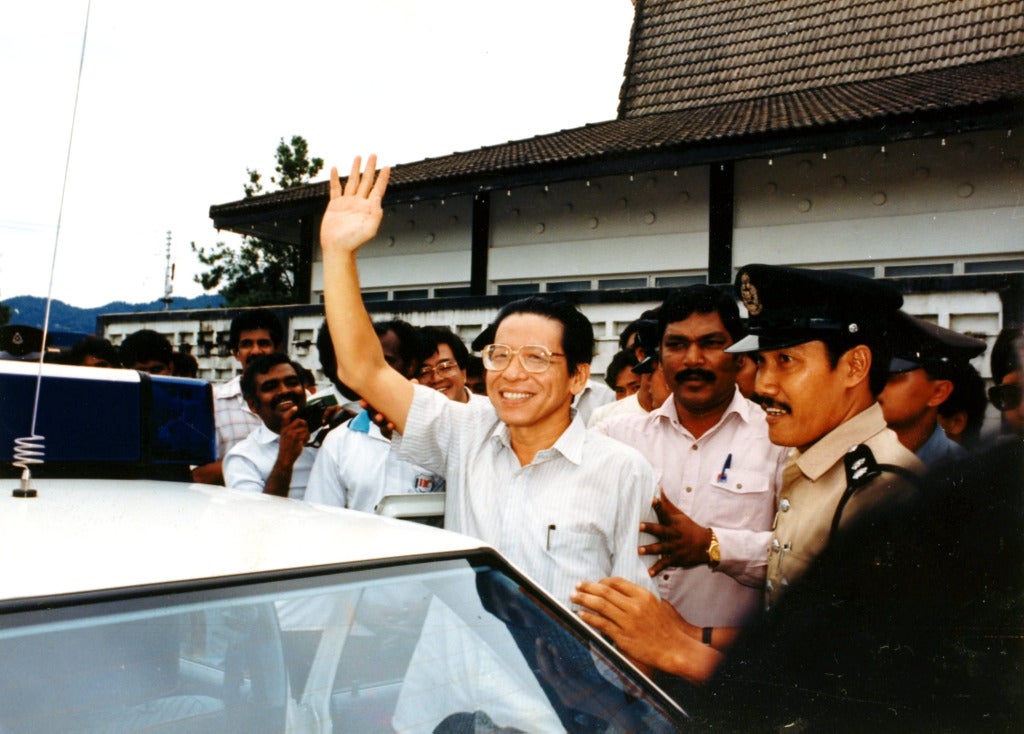Lim Kit Siang Announces Retirement From Politics - WORLD OF BUZZ
