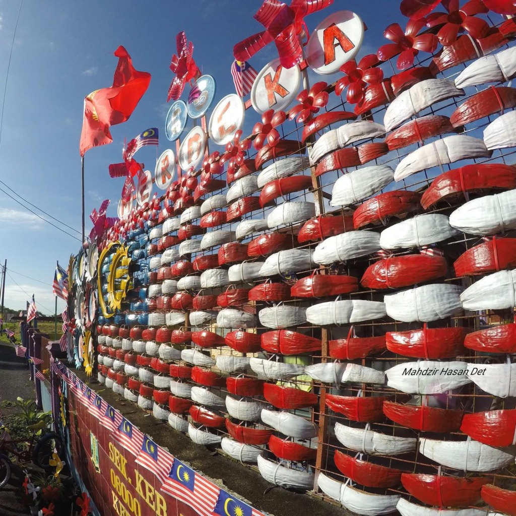 A Glowing KLCC & Giant Bunga Rayas? Here Are 6 Of The Best Merdeka ...